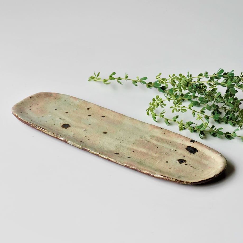 Handmade Ceramic Sushi Piece - Elegant Tray with Rustic Design – Suwada1926
